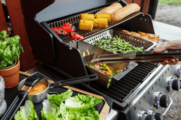 Broil King NZ: Gas BBQs, Charcoal Grills & Smokers